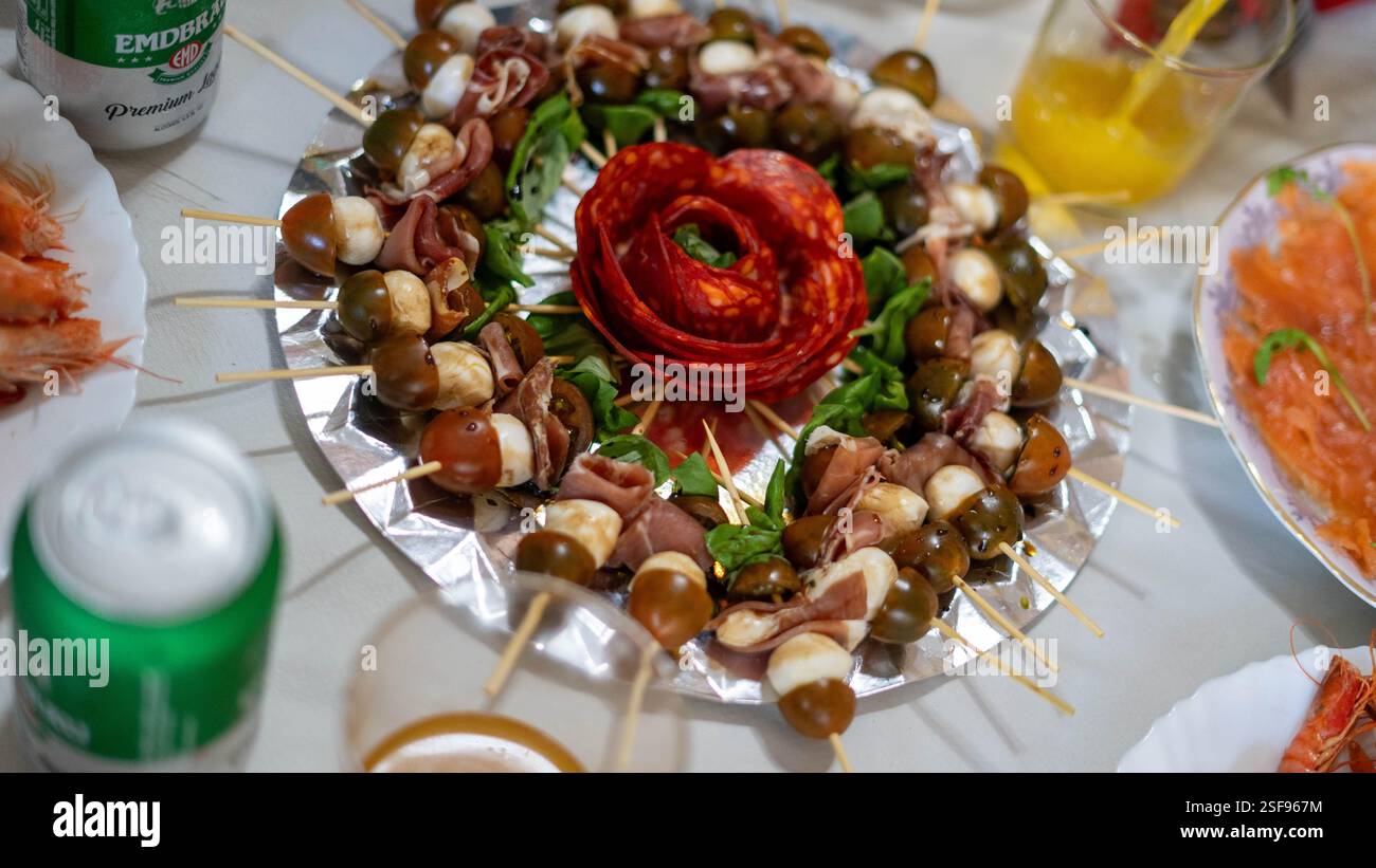 Tomate rojo amarillo verde hi-res stock photography and images - Alamy