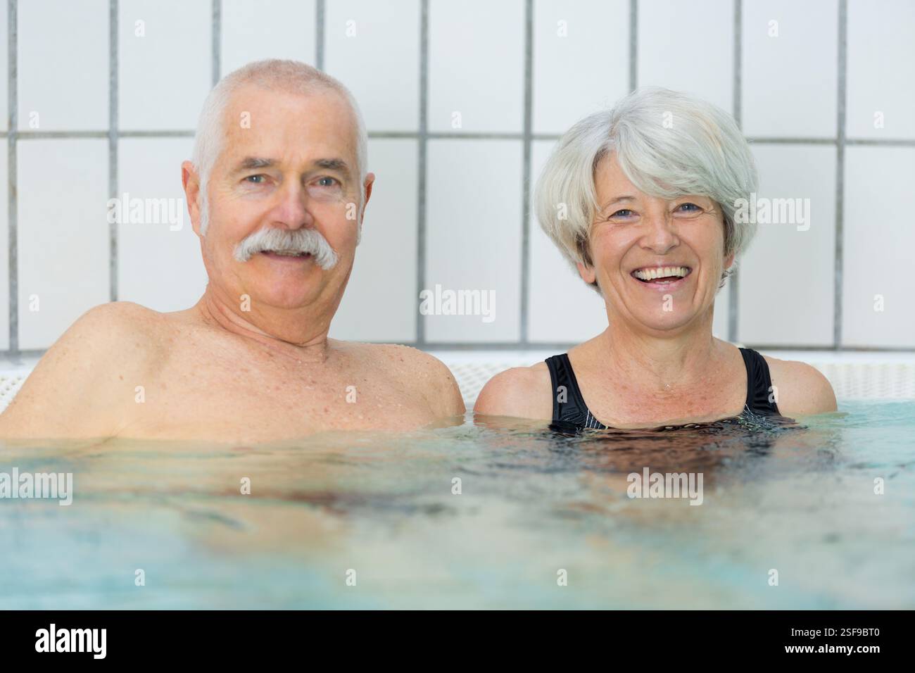 Woman 50s swimming hi-res stock photography and images - Alamy