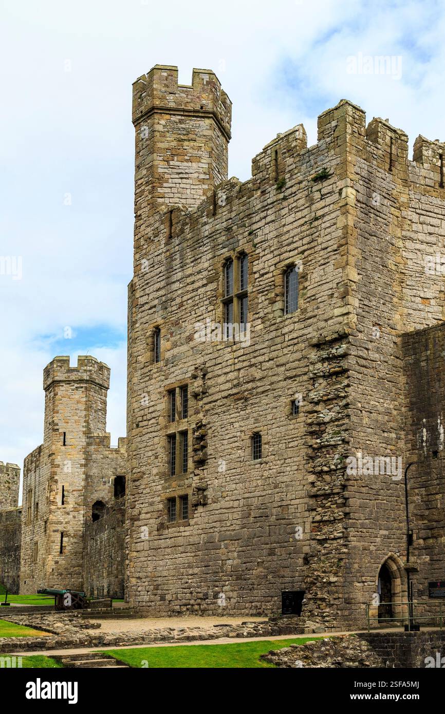 Carnarfon Castle, Caernarfon, Gwynedd, Wales, UK Stock Photo - Alamy