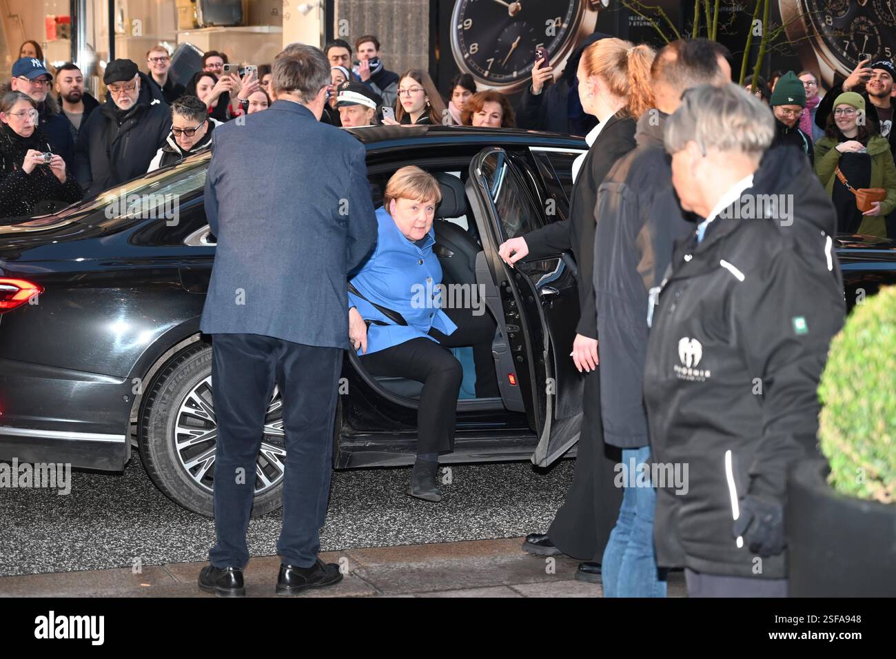 Angela Merkel vor einer Signierstunde ihrer Autobiografie Freiheit in ...