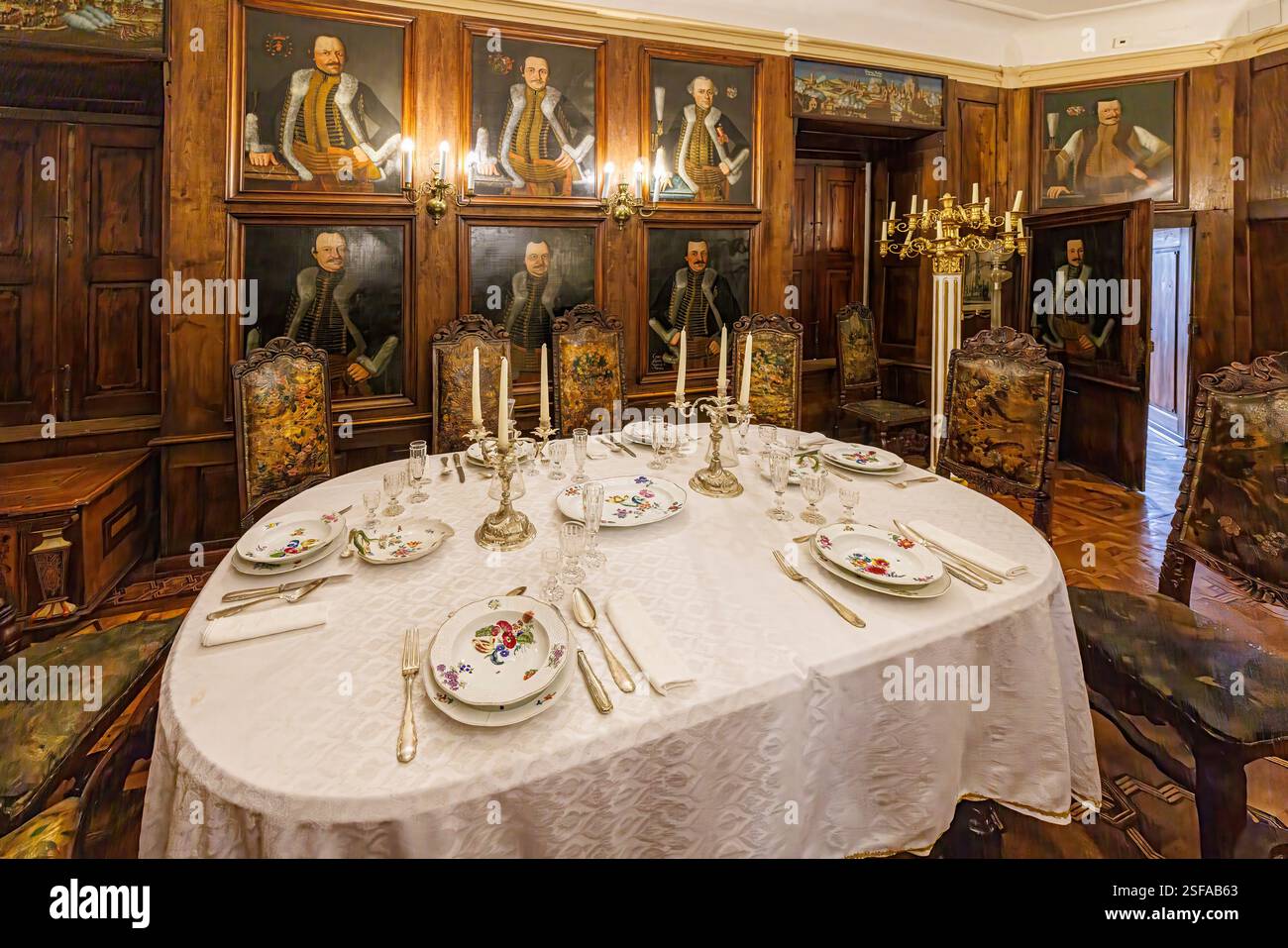 Historical mansion room hi-res stock photography and images - Alamy