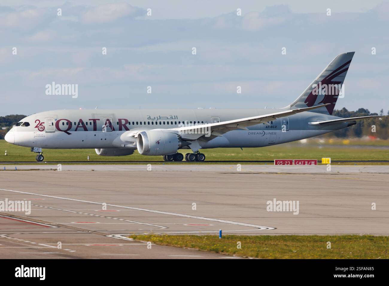 Die Boeing 787-8 Dreamliner B788 mit der Sonderlackierung 25 Years of ...