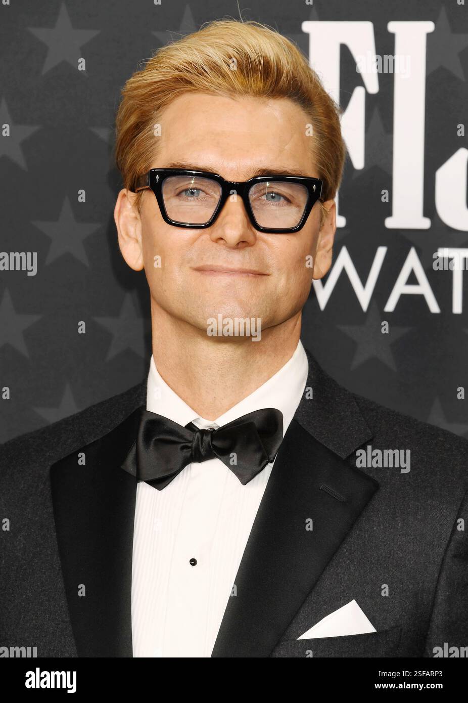 SANTA MONICA, CALIFORNIA - FEBRUARY 07: Antony Starr attends the 30th Annual Critics Choice ...