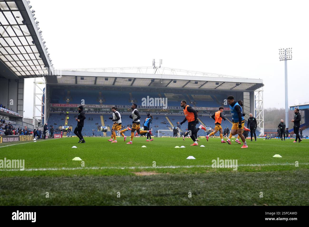 Wolverhampton Wanderers warm up before the Emirates FA Cup fourth round ...