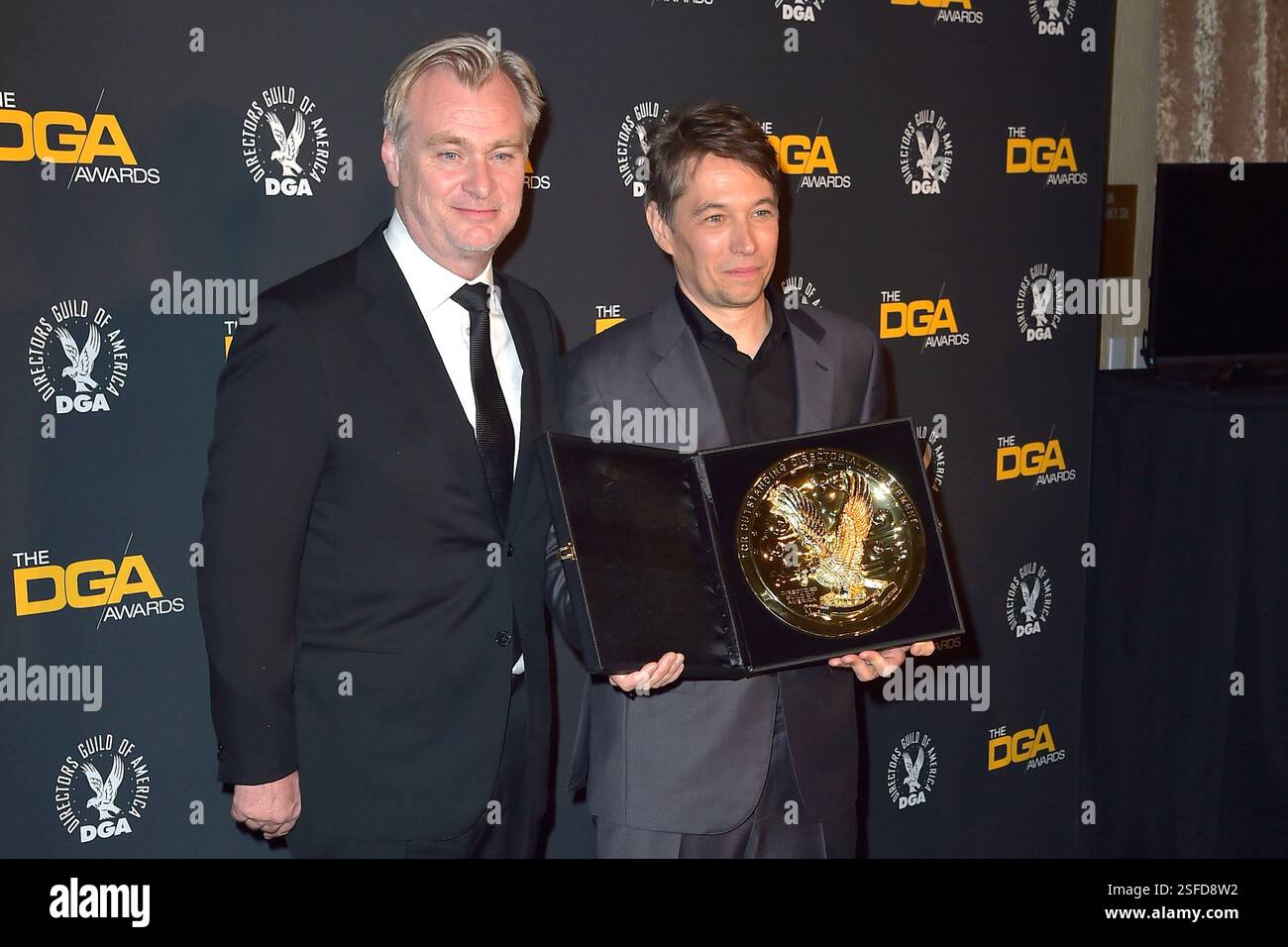 Christopher Nolan und Sean Baker beim Photocall mit den Preisträgern ...