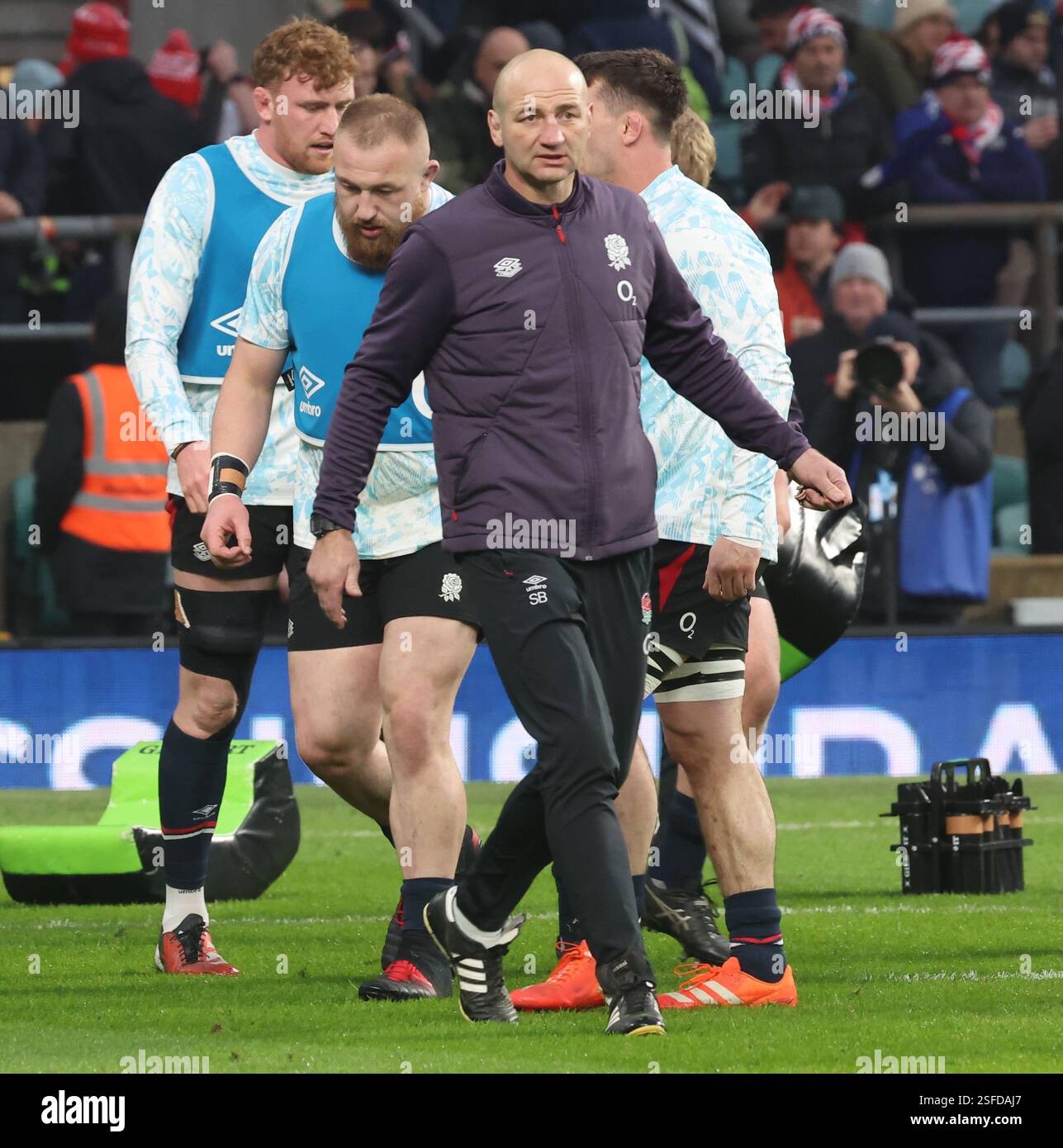London, UK. 08th Feb, 2025. England's Coach Steve Borthwick before kick off during Guinness Men ...