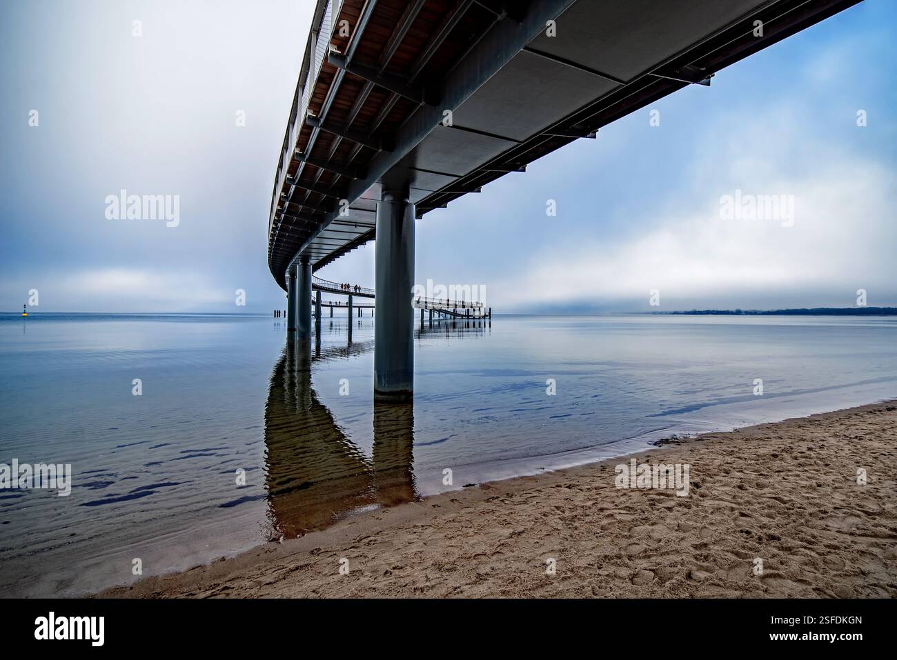 Die Maritim Seebrücke reicht rund 250 Meter in die Ostsee und bietet ...