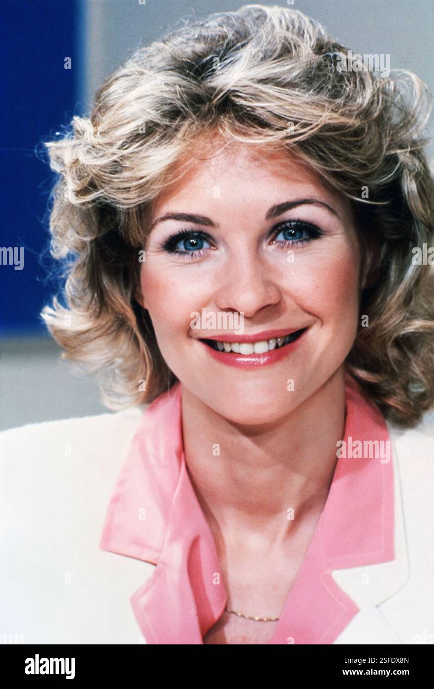 Dee wallace hi-res stock photography and images - Alamy