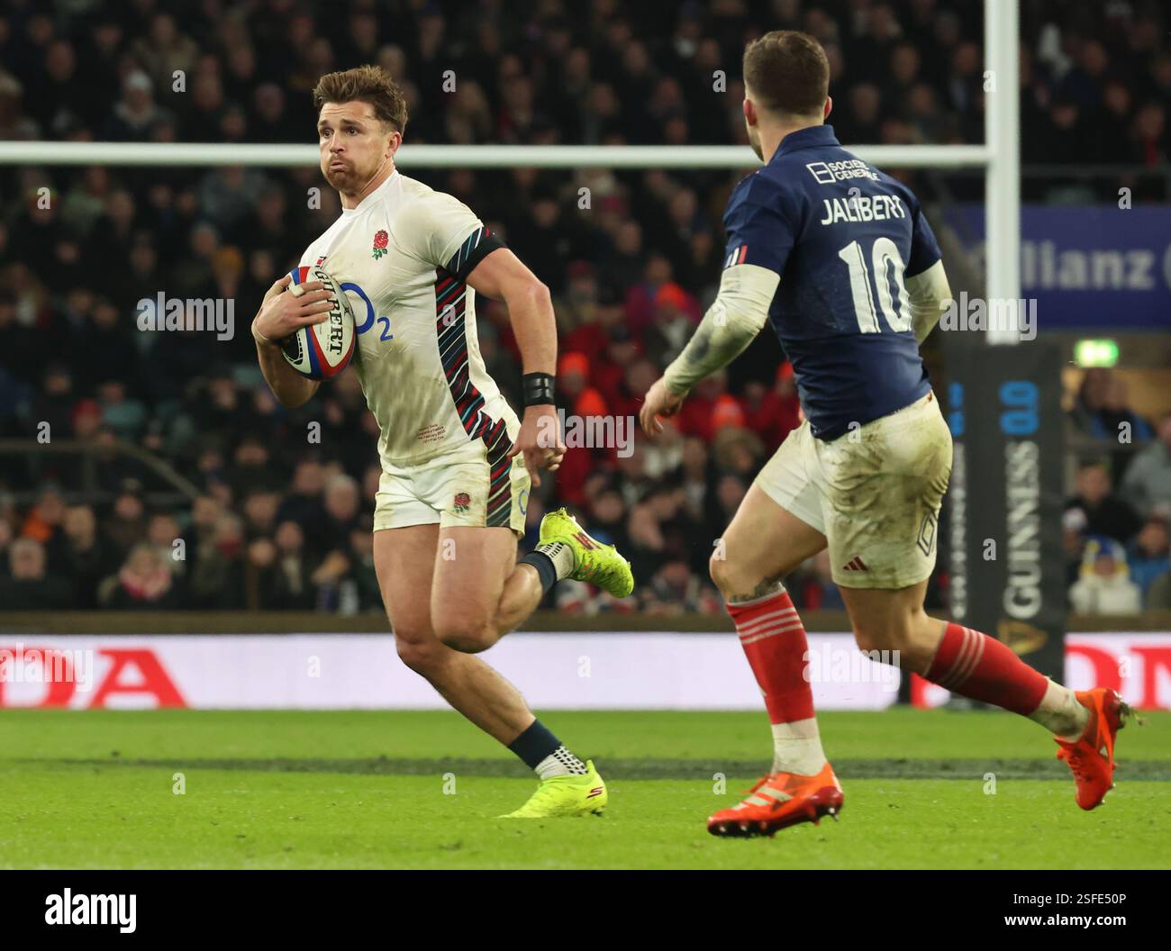 London, UK. 08th Feb, 2025. England's Henry Slade (Exeter Chiefs) in ...