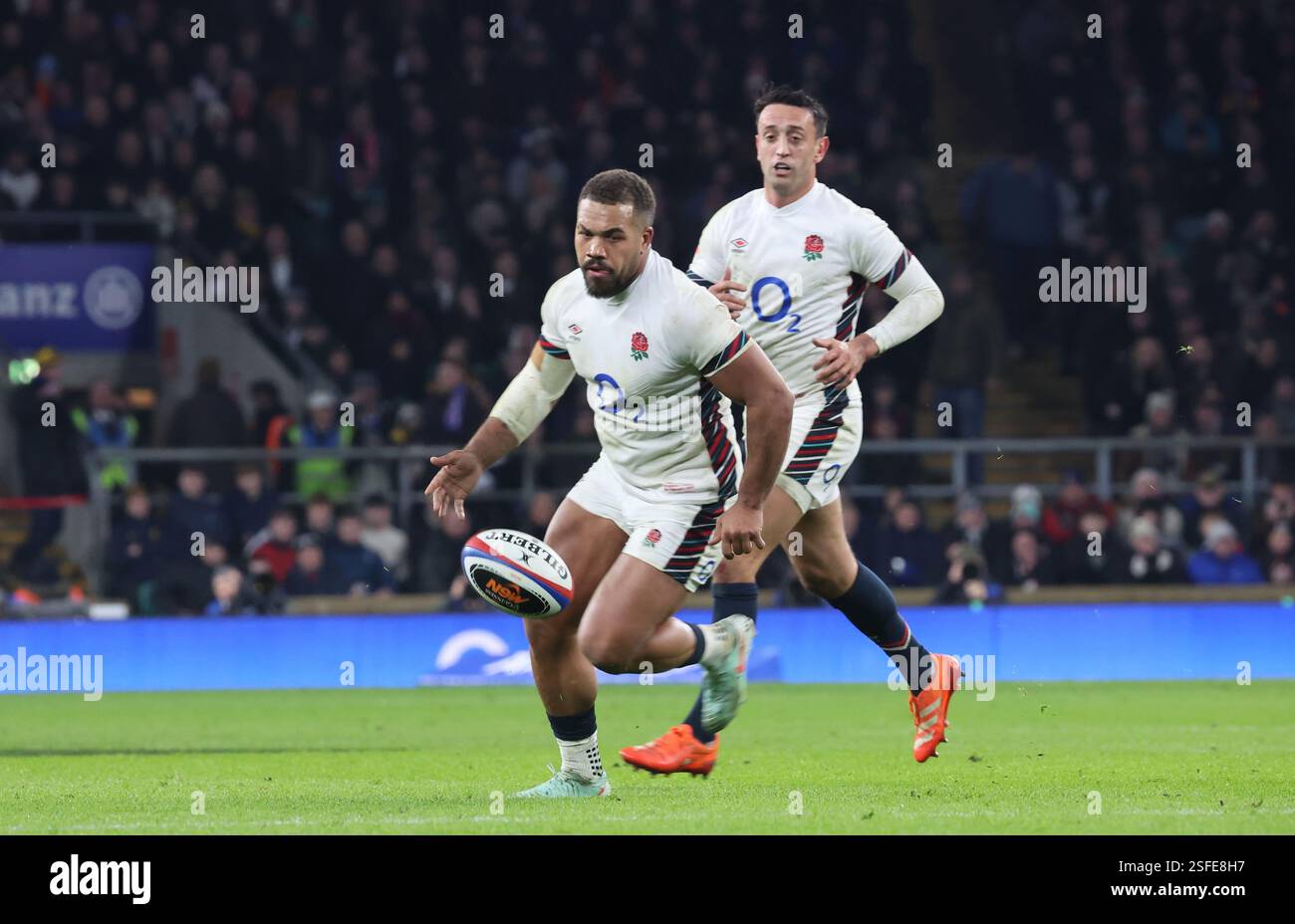 London, UK. 08th Feb, 2025. England's Ollie Lawrence(Bath Rugby) in ...