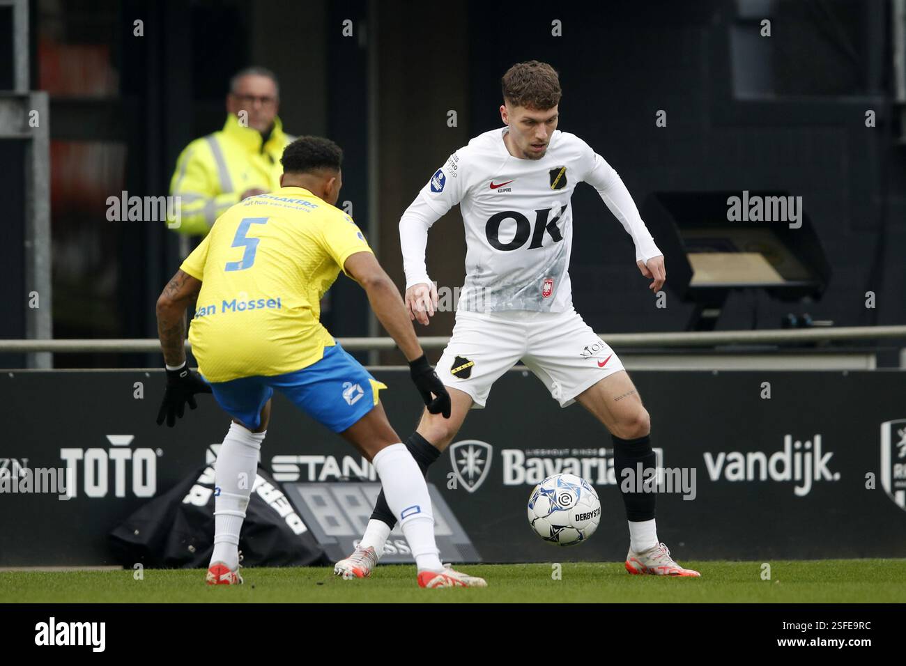 WAALWIJK - (l-r) Juan Familia-Castillo of RKC Waalwijk, Roy Kuijpers of ...