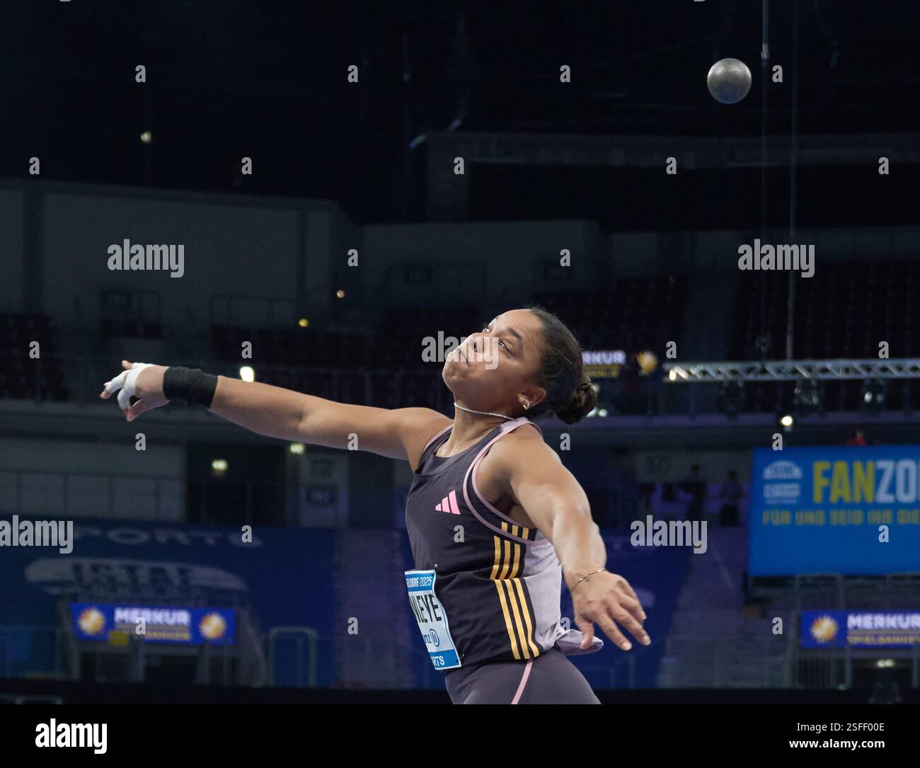 Duesseldorf, Germany. 09th Feb, 2025. Athletics/hall, meeting: Yemisi ...