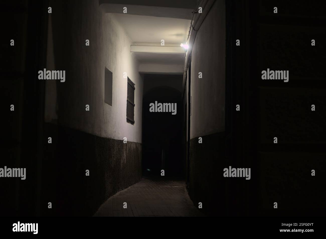 Narrow concrete entrance house hi-res stock photography and images - Alamy