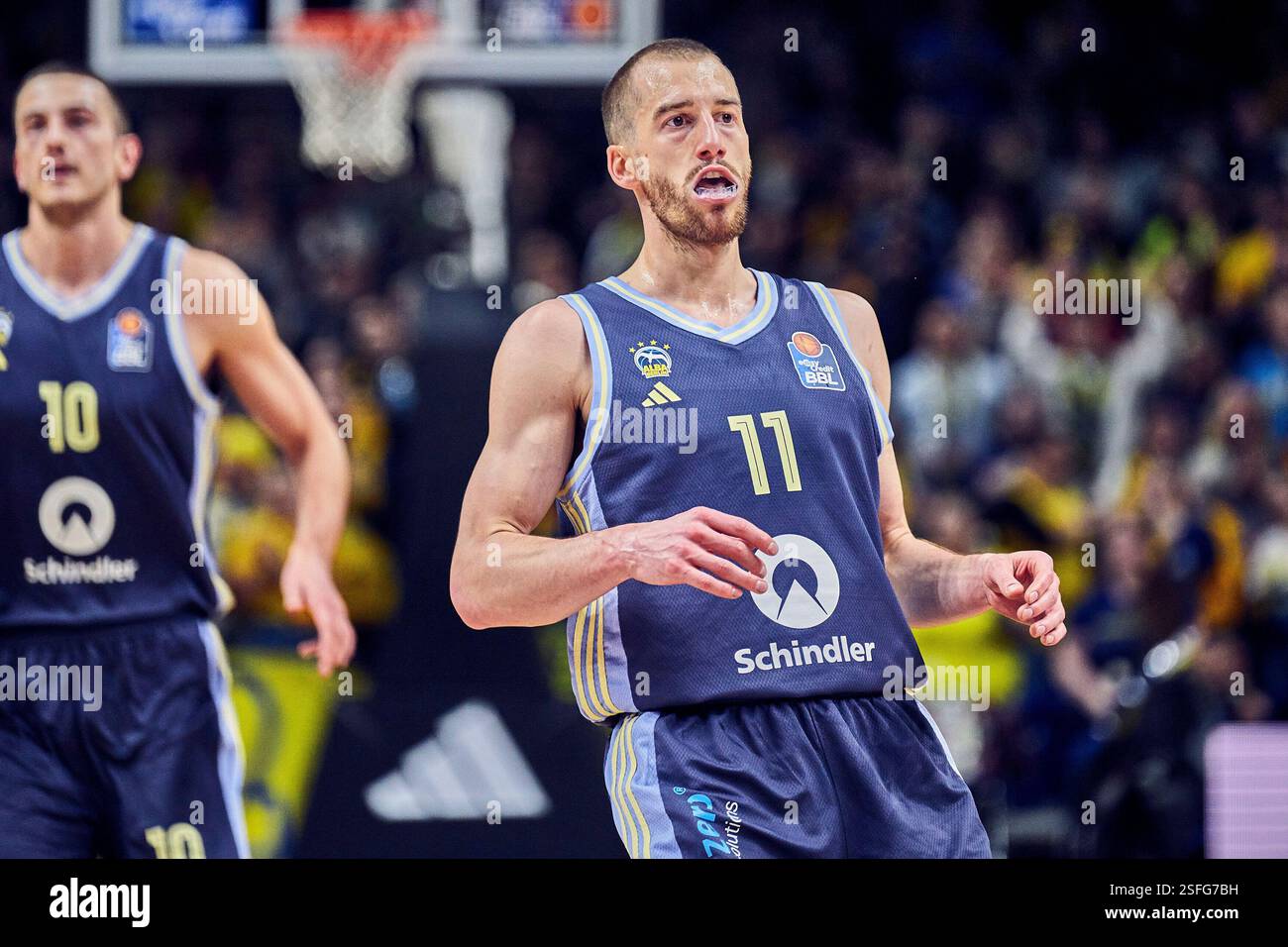 Berlin, Deutschland. 09th Feb, 2025. Matt Thomas (Alba Berlin, #11 ...