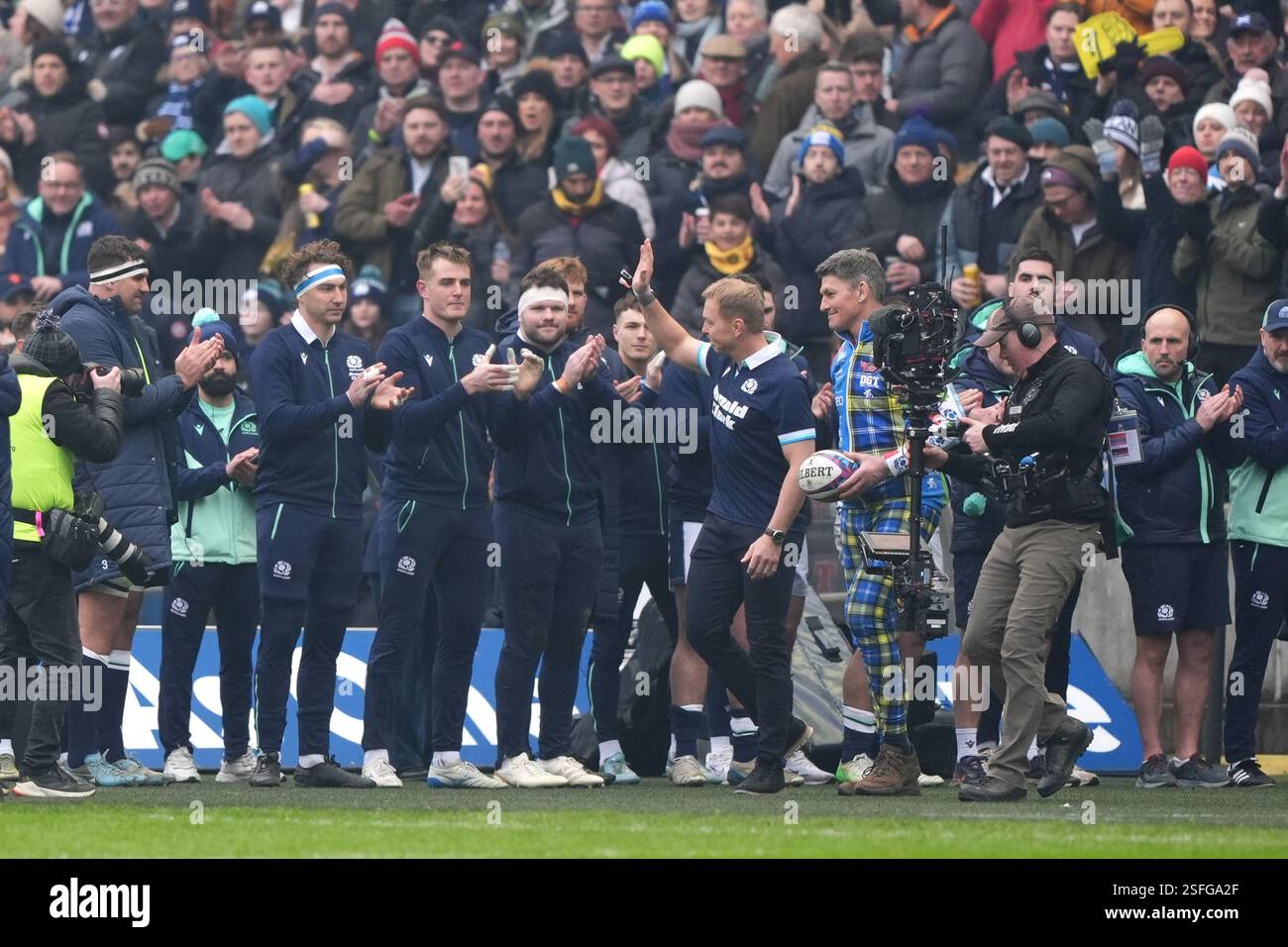 Sir Chris Hoy presents the match ball before the Guinness Men's Six ...