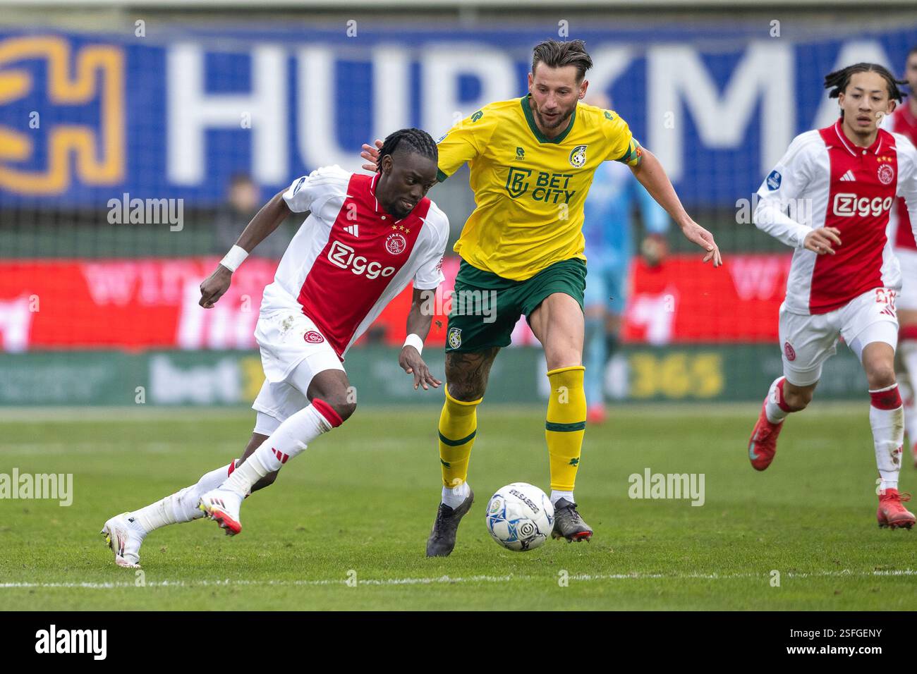 Sittard, Niederlande. 09th Feb, 2025. 09.02.2025, Fussball: Eredivisie ...