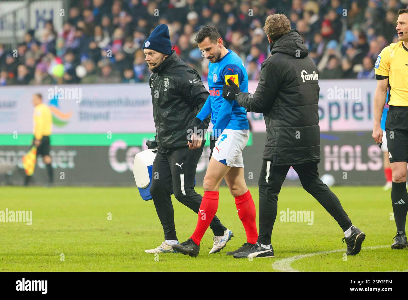 Kiel, Germany. 09th Feb, 2025. Soccer: Bundesliga, Holstein Kiel - VfL ...