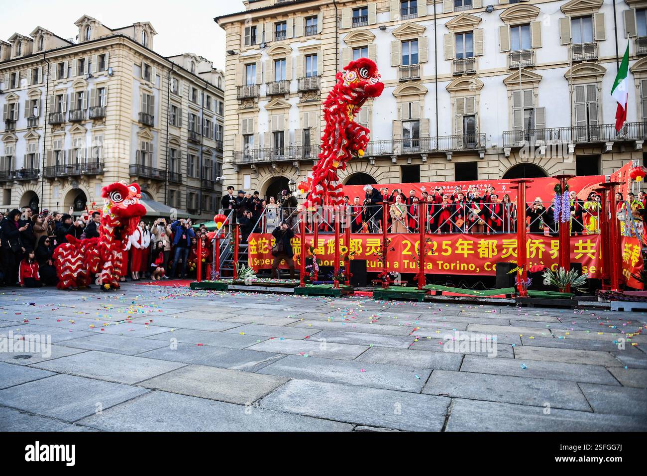 Tradizione del drago hi-res stock photography and images - Alamy
