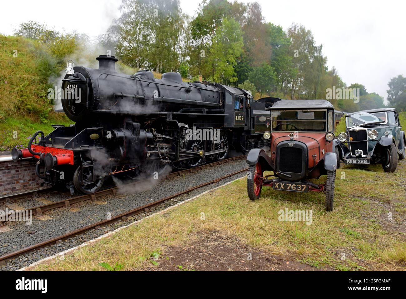 Austin 7 & Riley classic cars with steam loco at Eardington Station ...