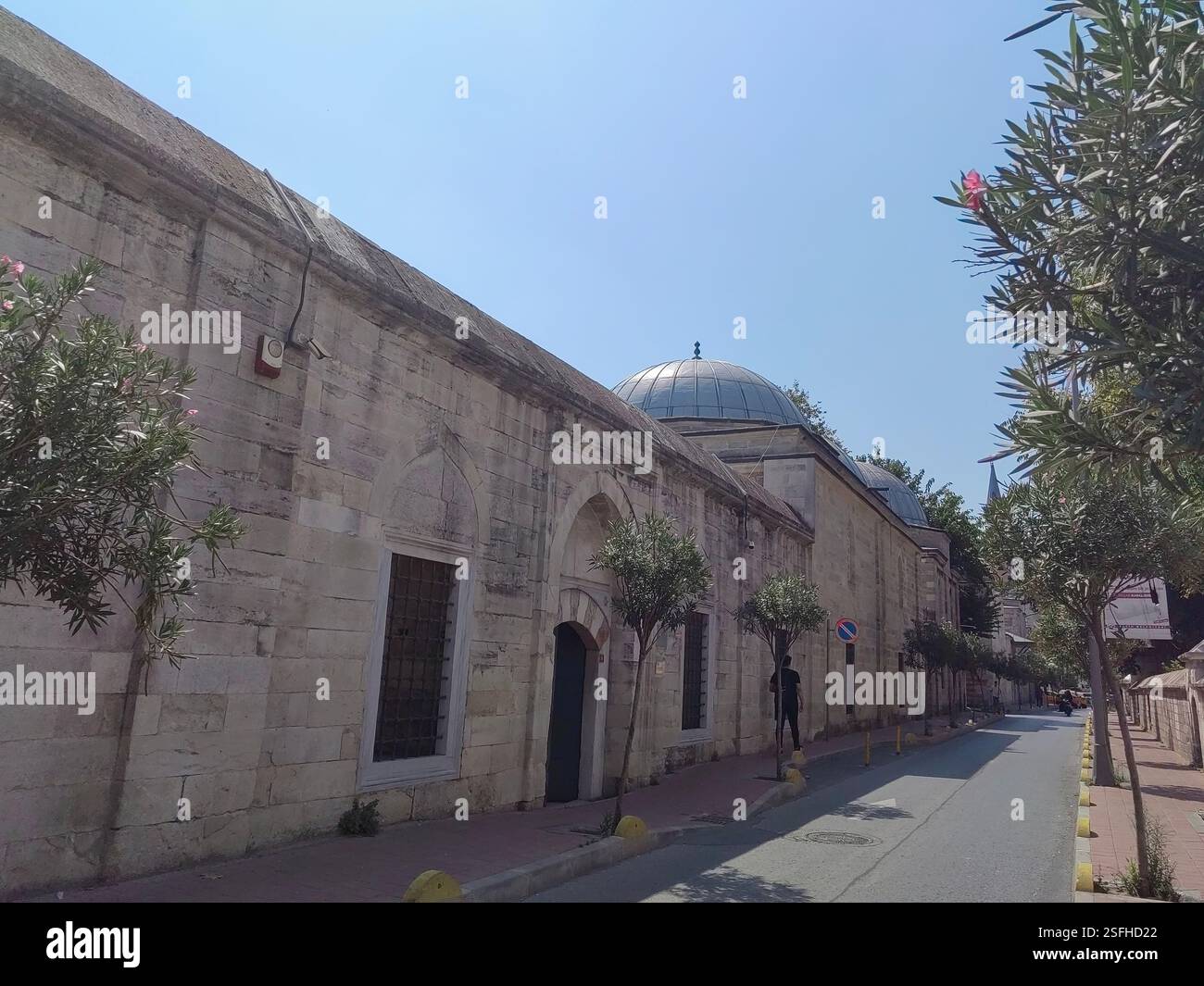 Mosque wall window hi-res stock photography and images - Alamy
