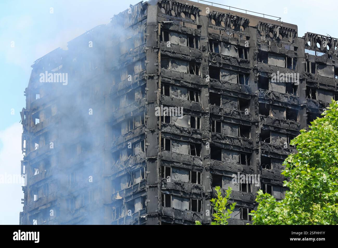 London, UK. 14 Jun 2017. Grenfell Tower fire in London broke out in a ...