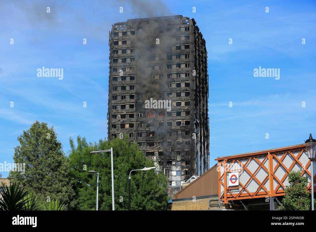 London, UK. 14 Jun 2017. Grenfell Tower fire in London broke out in a ...