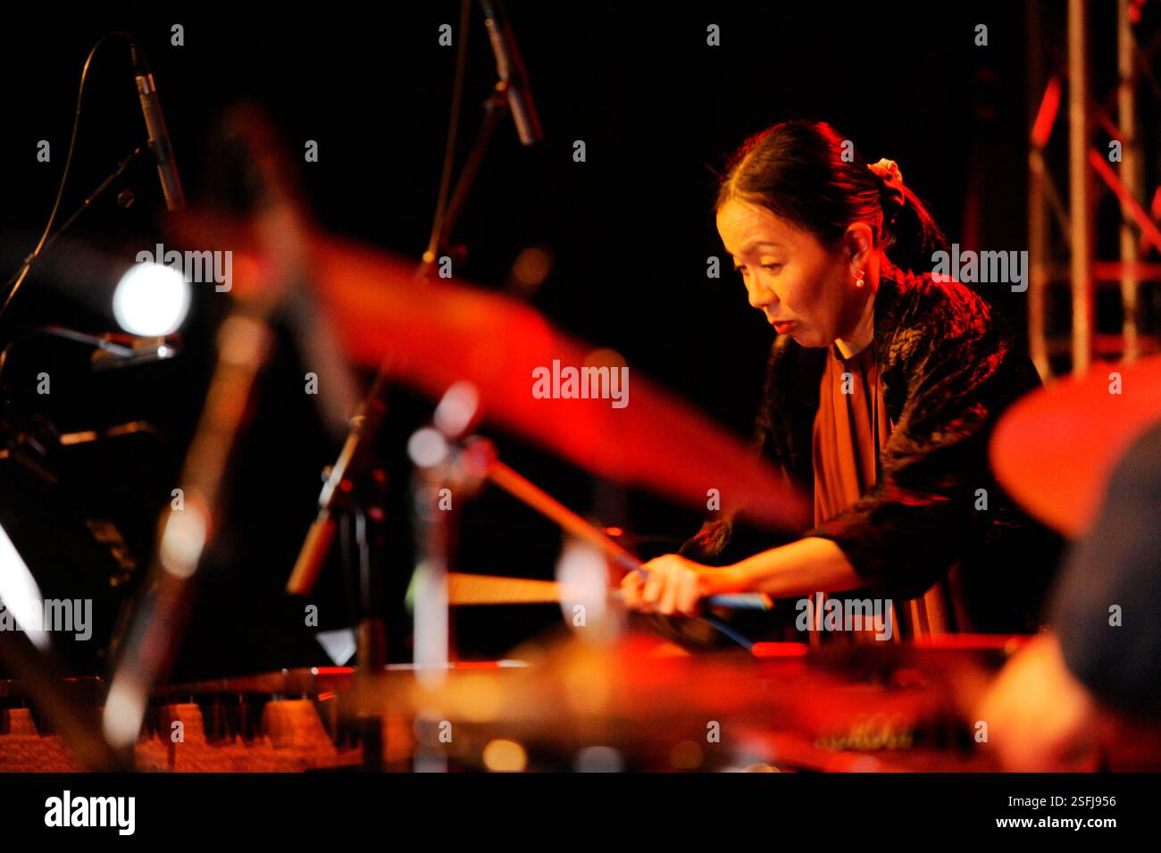 Die japanische Jazz-Marimaphonistin Taiko Saito beim 29. JOE-Festival ...