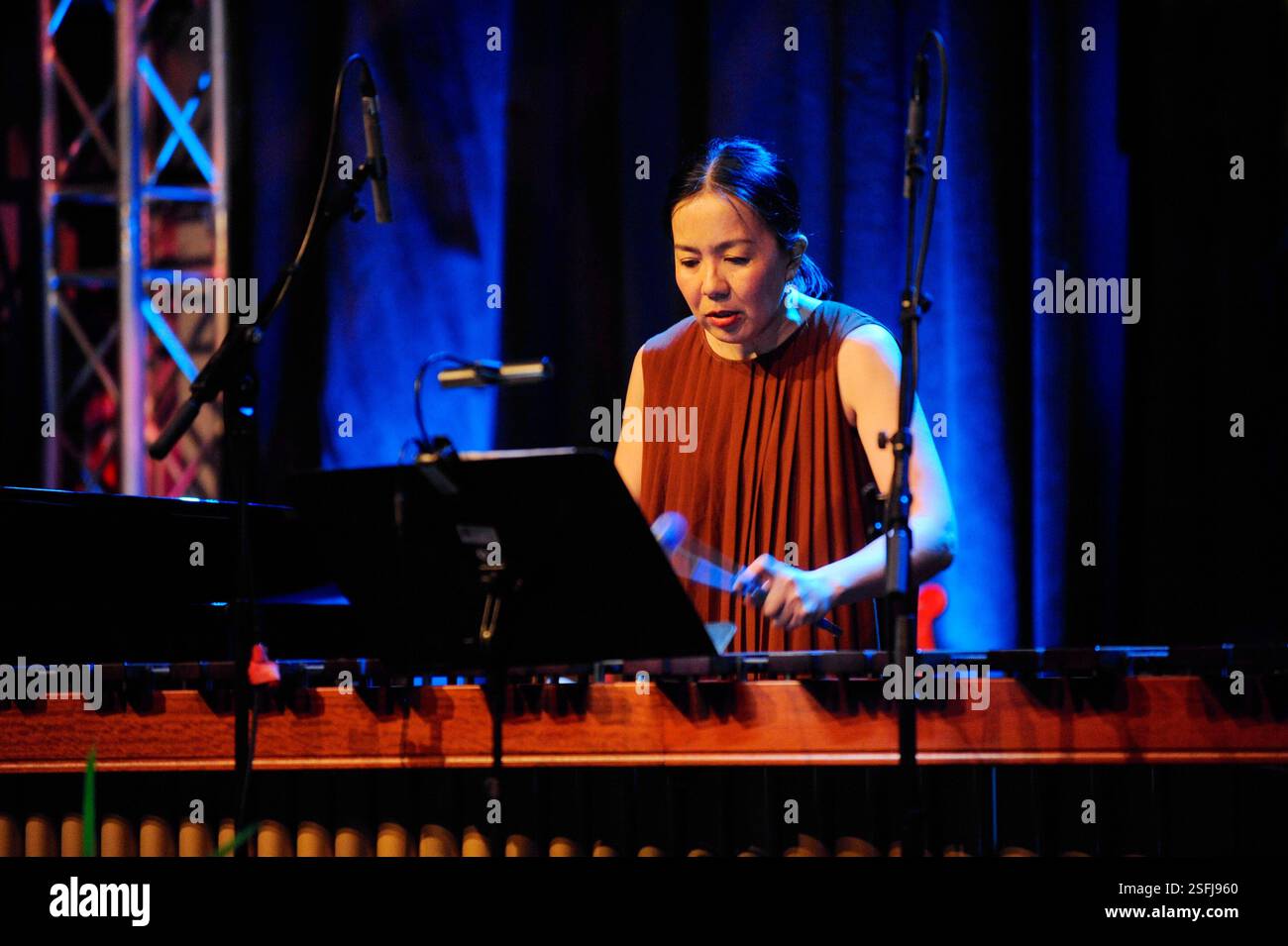 Die japanische Jazz-Marimaphonistin Taiko Saito beim 29. JOE-Festival ...