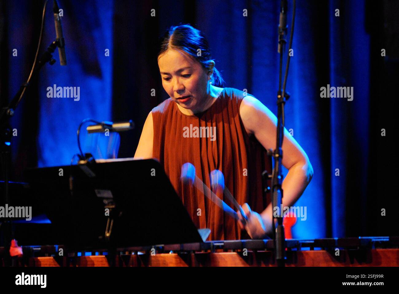 Die japanische Jazz-Marimaphonistin Taiko Saito beim 29. JOE-Festival ...