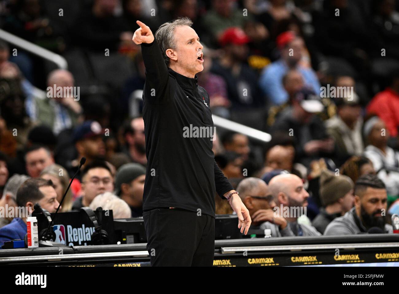 Washington Wizards head coach Brian Keefe in action during the first ...