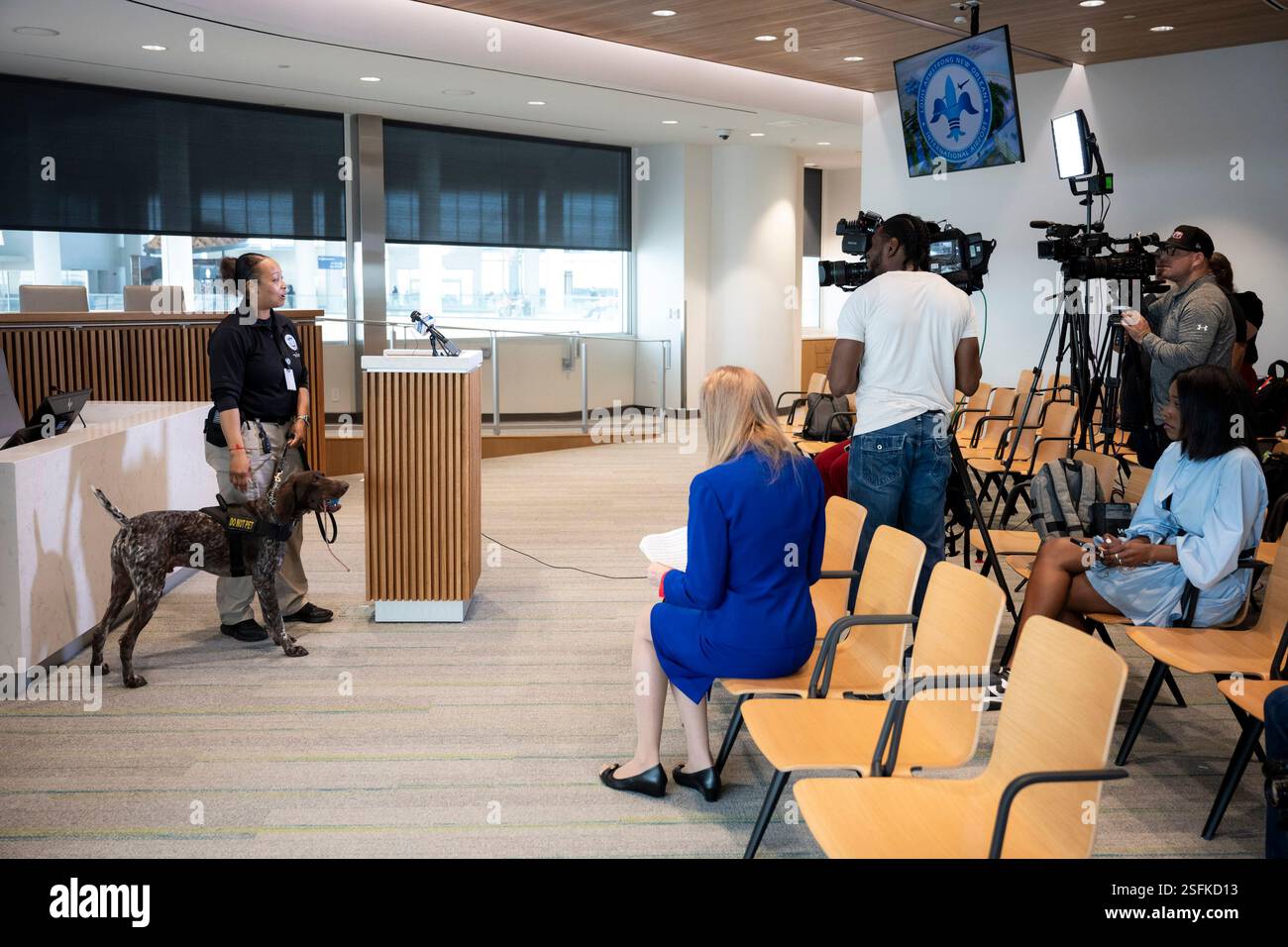 Employees with the Department of Homeland Security (DHS) Transportation ...