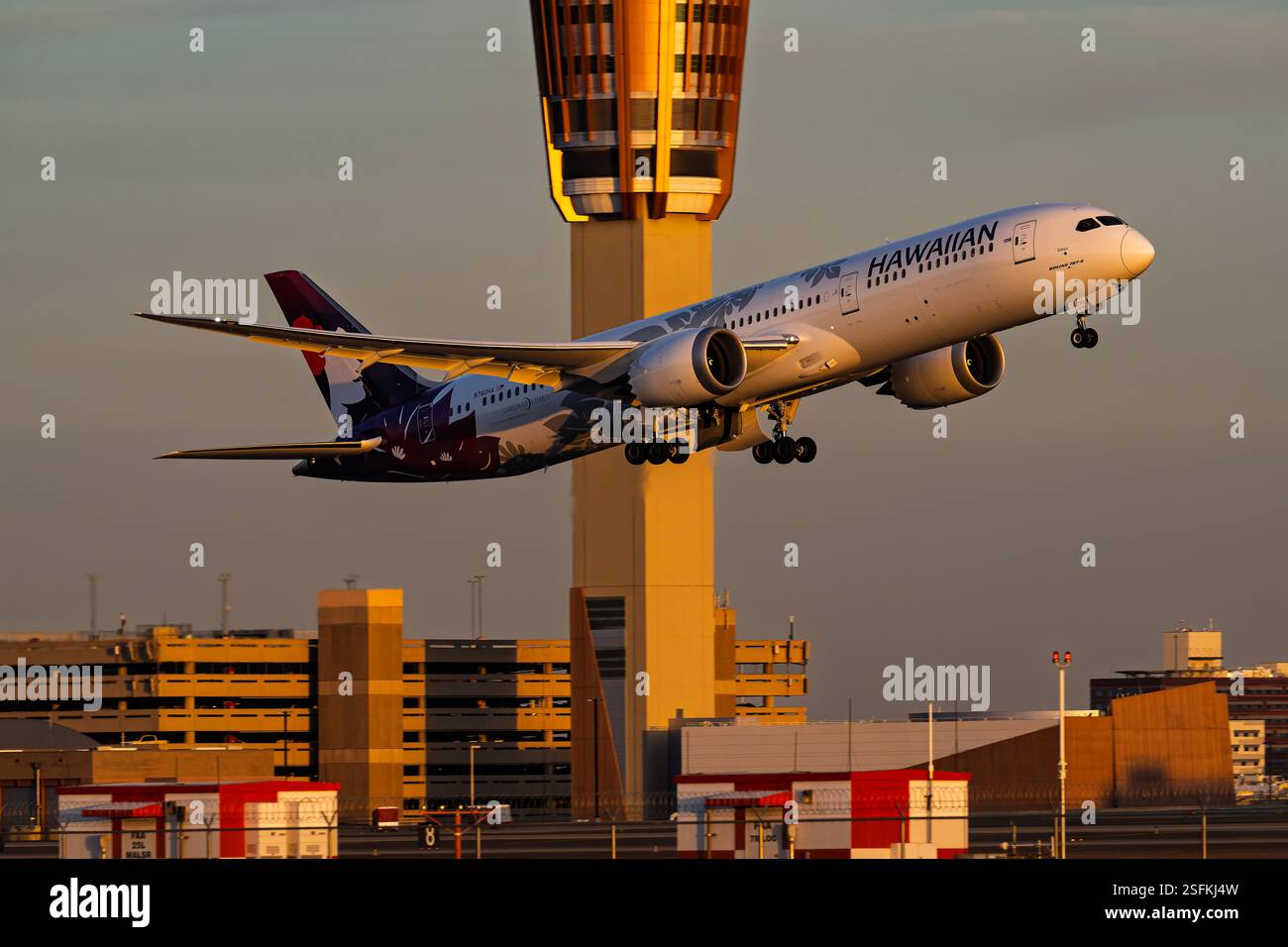 Sky Harbor International Airport 2-8-2025 Phoenix, AZ USA Hawaiian ...