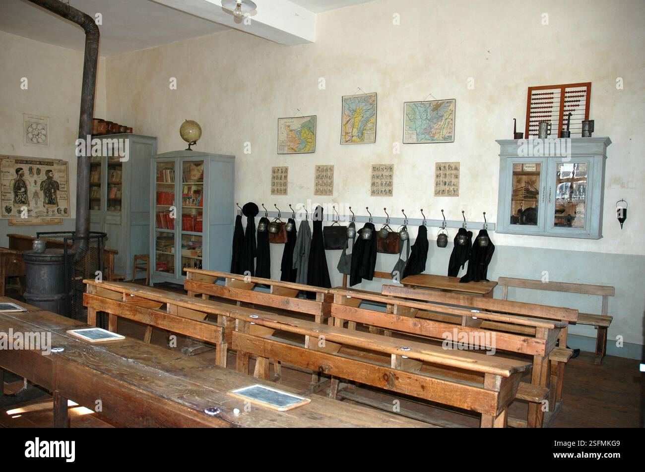 Classrom desks hi-res stock photography and images - Alamy