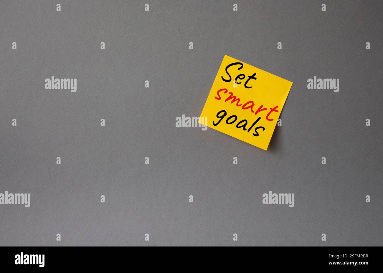Set smart goals symbol. Concept words Set smart goals on orange steaky ...