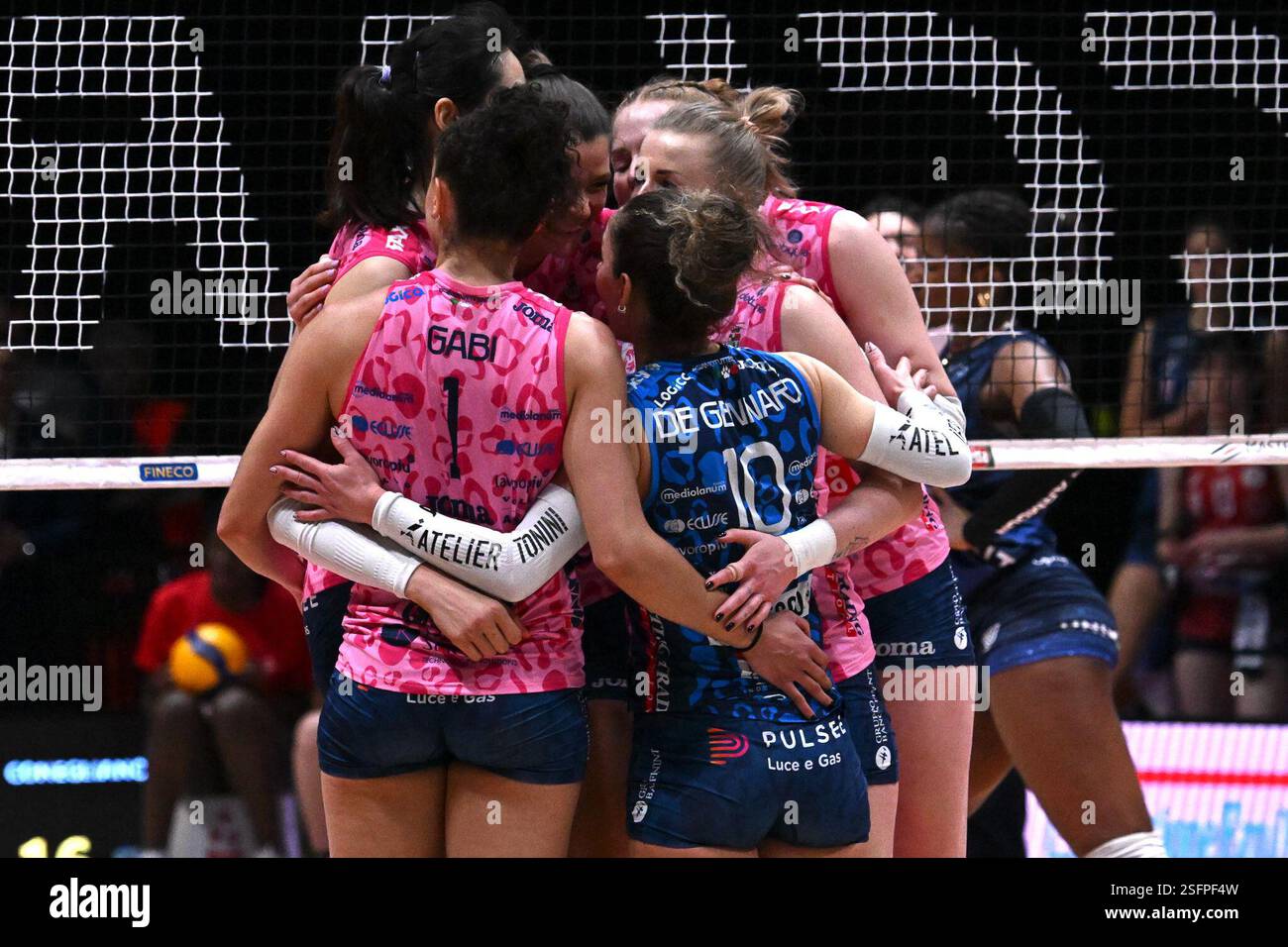 Bologna, Italy. 09th Feb, 2025. Imoco team during the match Prosecco Doc Imoco Conegliano vs ...