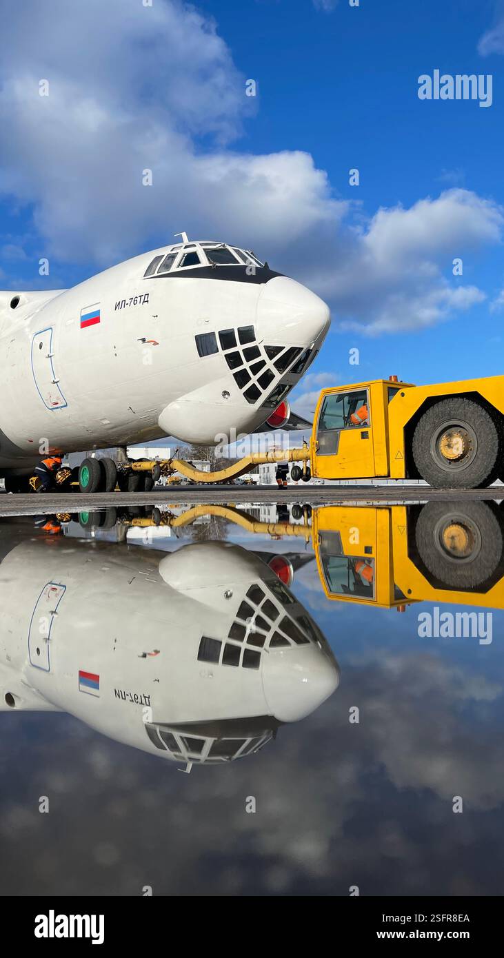 Ilyushin Il-76 is a multi-purpose, fixed-wing, four-engine turbofan ...