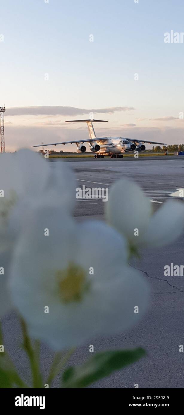 Ilyushin Il-76 is a multi-purpose, fixed-wing, four-engine turbofan ...