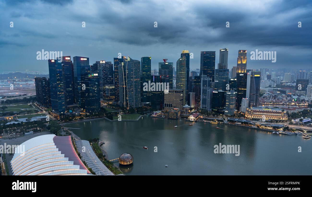 Night view of Singapore city center. Skyline of central districts ...
