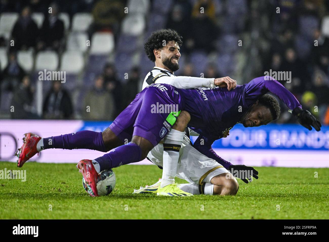 Antwerp, Belgium. 09th Feb, 2025. Charleroi's Aiham Ousou and Beerschot's Daishawn Redan ...