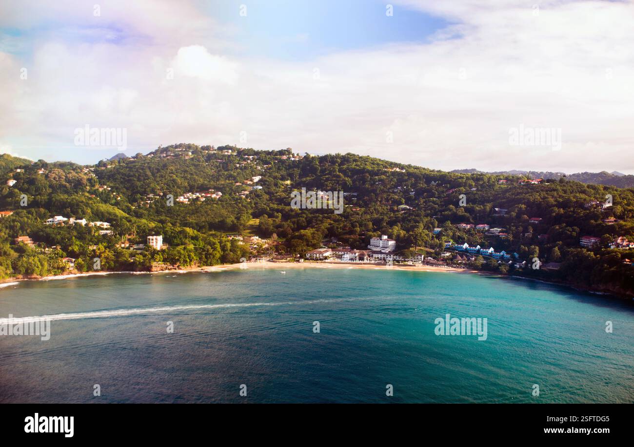 Final approach into St Lucia Airport Stock Photo - Alamy