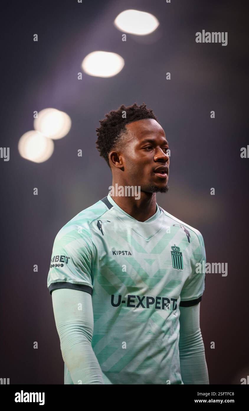 Antwerp, Belgium. 09th Feb, 2025. Charleroi's goalkeeper Mohamed Kone ...