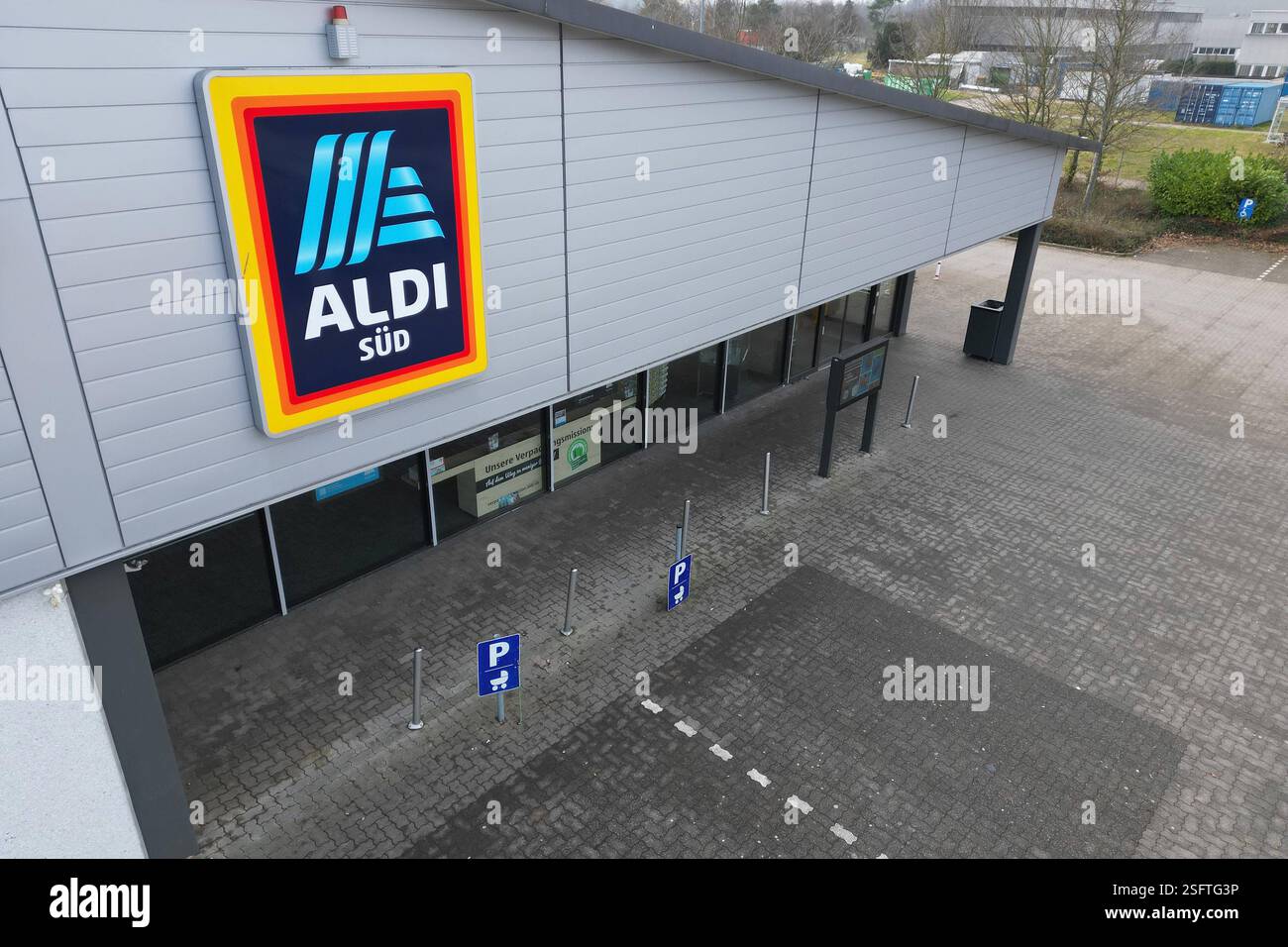 09.02.2025 xsvx, Wirtschaft Einzelhandel, emwir , v.l. Logo, Schriftzug ...