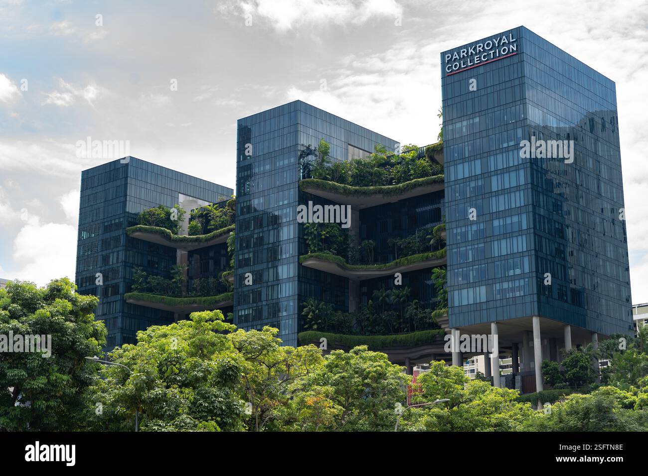 Singapore, Green nature facade of Park Royal on Pickering hotel ...