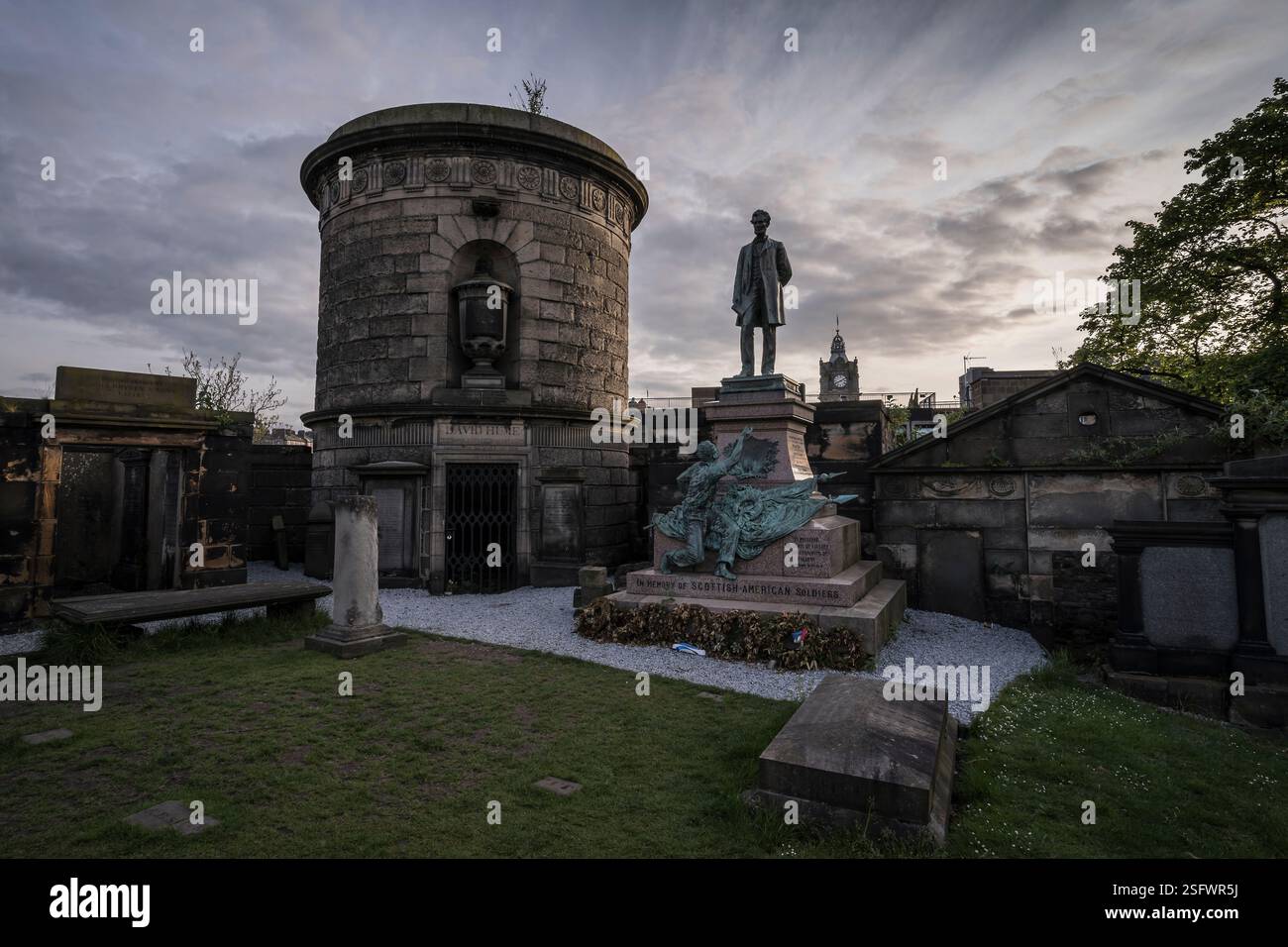 New Calton Burial Ground in the old Town of Edinburgh / Grave of the ...