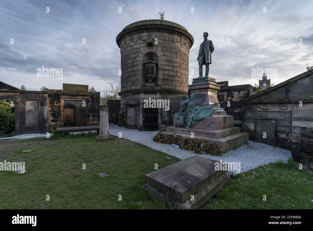 New Calton Burial Ground in the old Town of Edinburgh / Grave of the ...