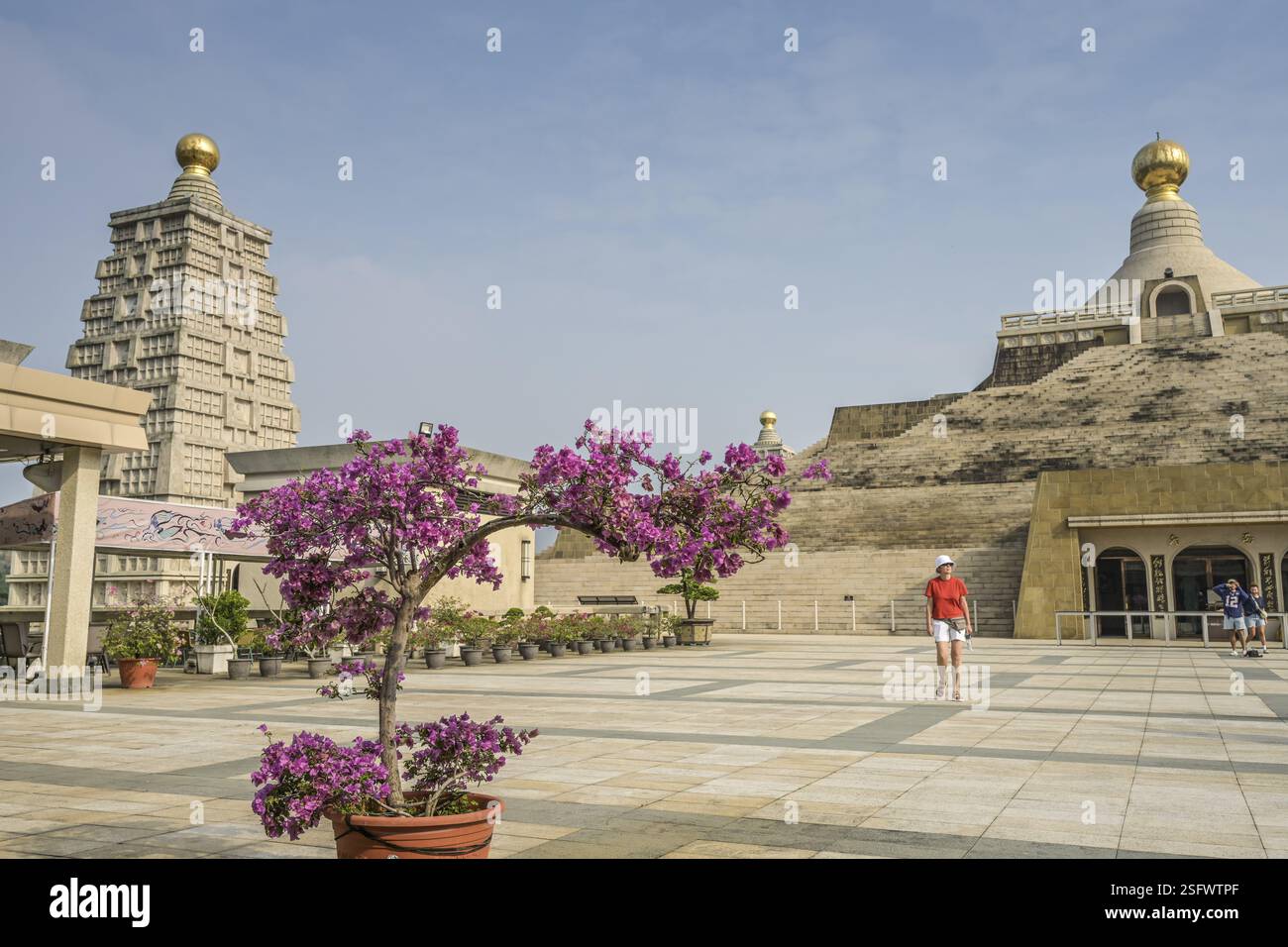 Pagoda at the main hall of the Fo Guang Shan Buddha Museum, Tongling Rd ...