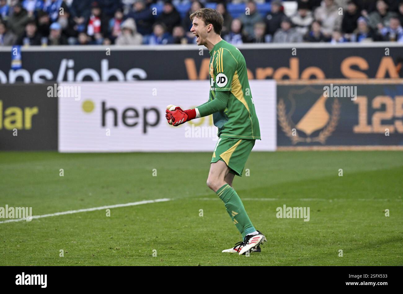 Goalkeeper Frederik Roennow 1. FC Union Berlin FCU (01) Gesture Gesture ...