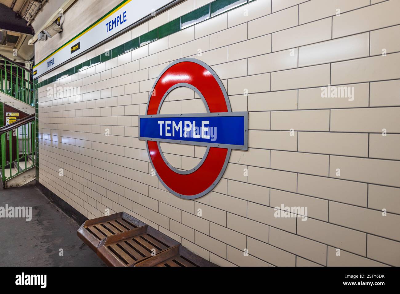 Temple Underground Station Sign. Iconic London Red Tube Sign Stock ...