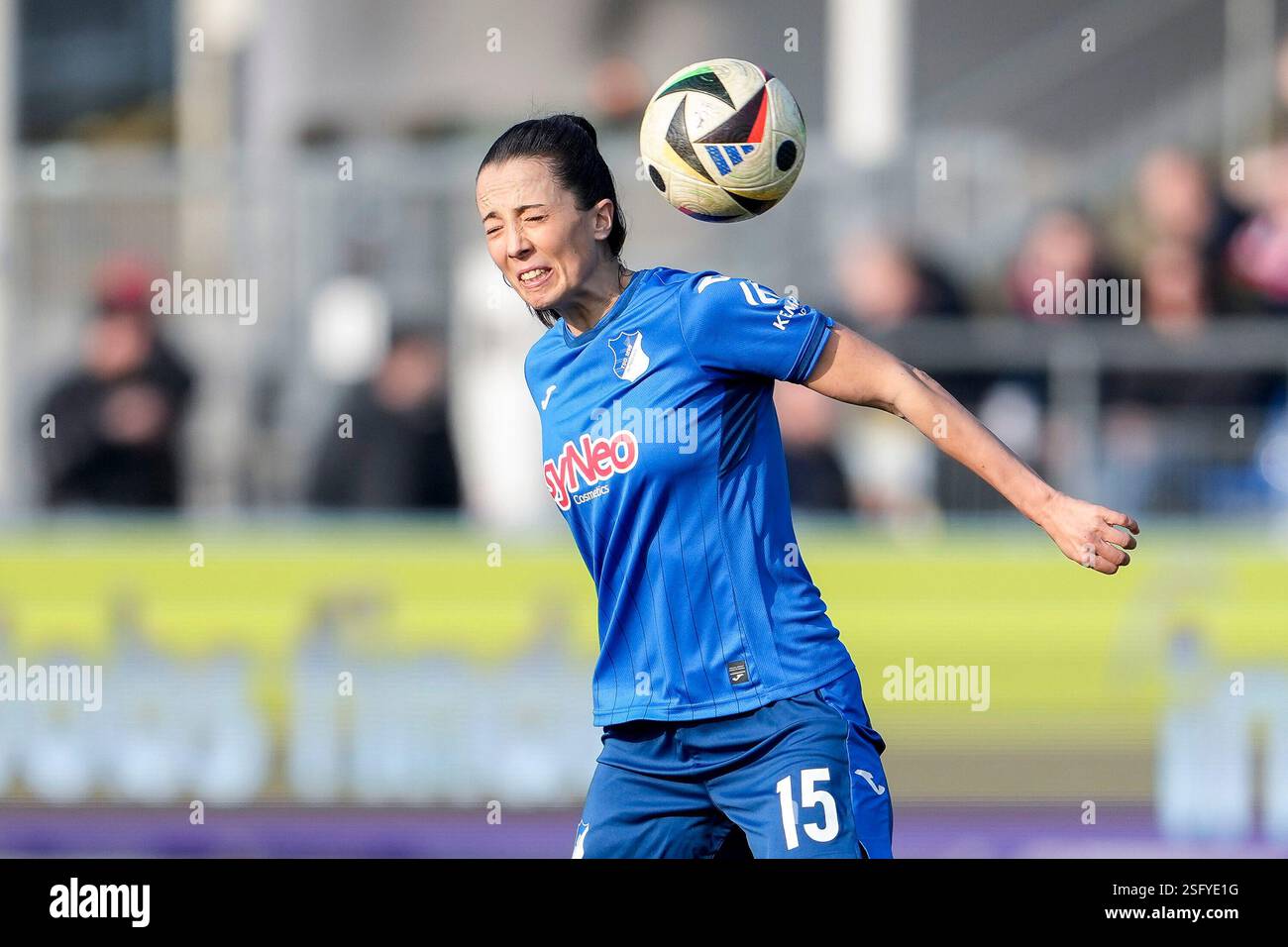 Marta Cazalla Garcia (TSG, 15), beim Kopfball, header, Aktion, Action ...