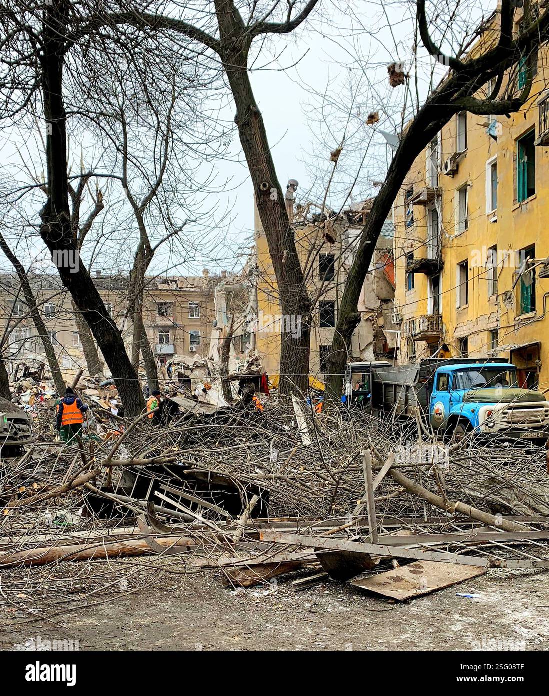 Destruction of a residential apartment building after a rocket attack ...